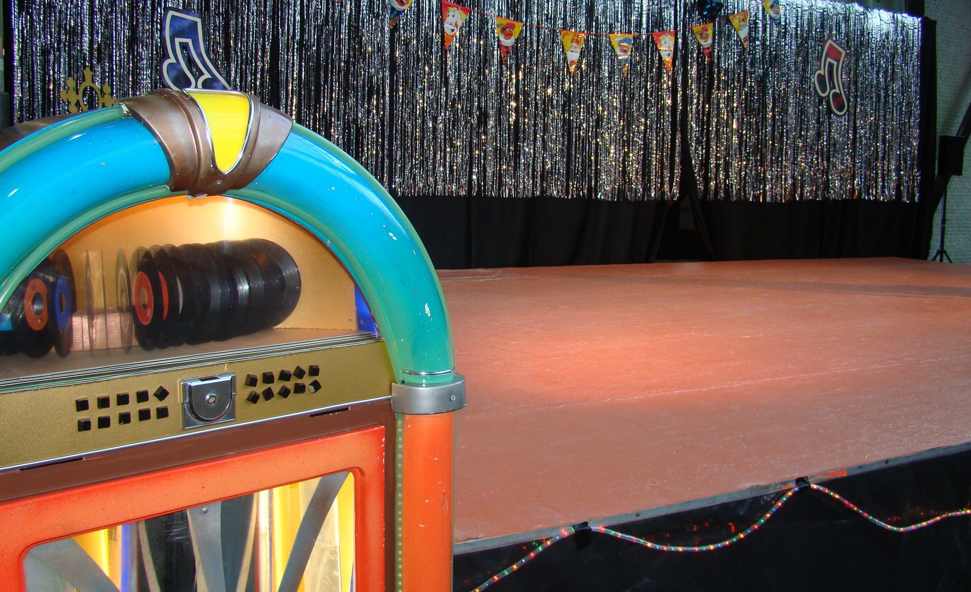 Welkom in Discoland: dansen en muziek voor Family Day | Frajlick